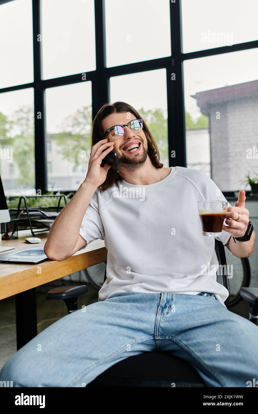 Businessman engaged hi-res stock photography and images - Alamy