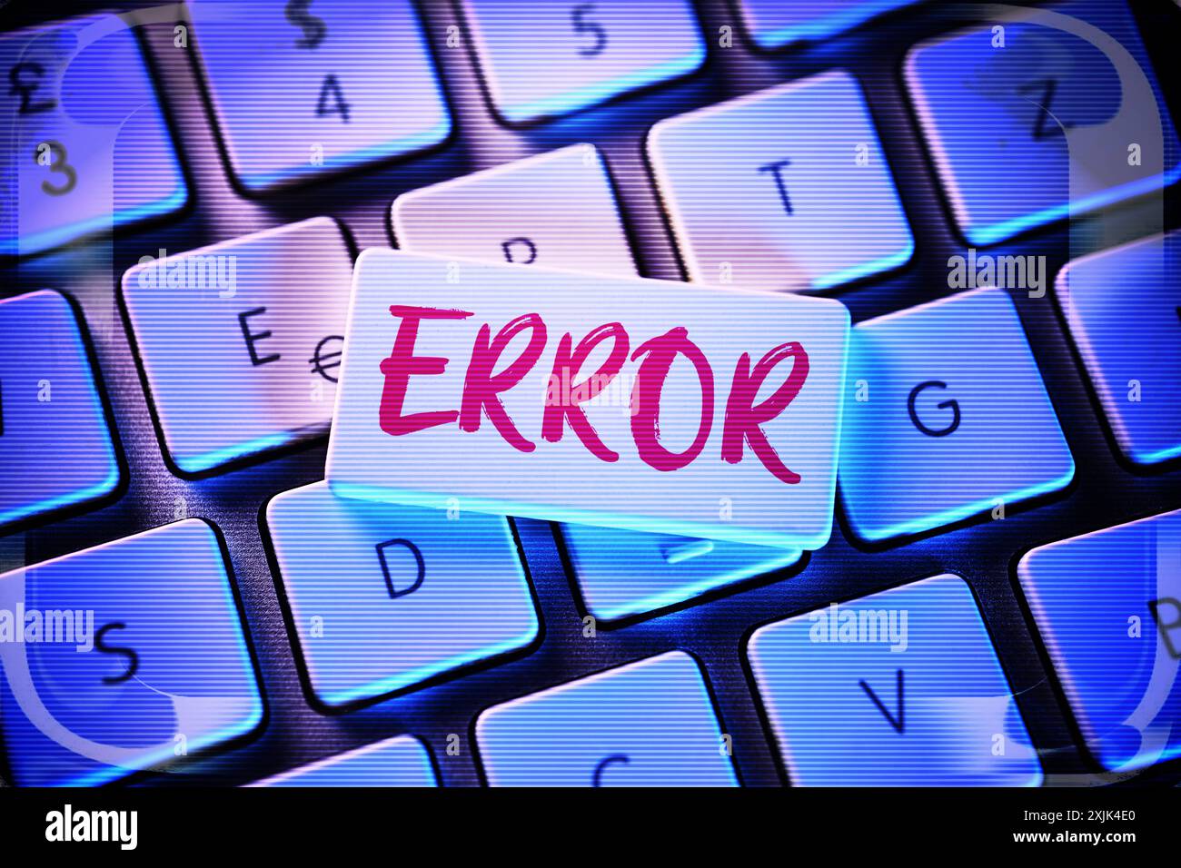 FOTOMONTAGE, Taste mit Aufschrift Error auf einer Computertastatur ...