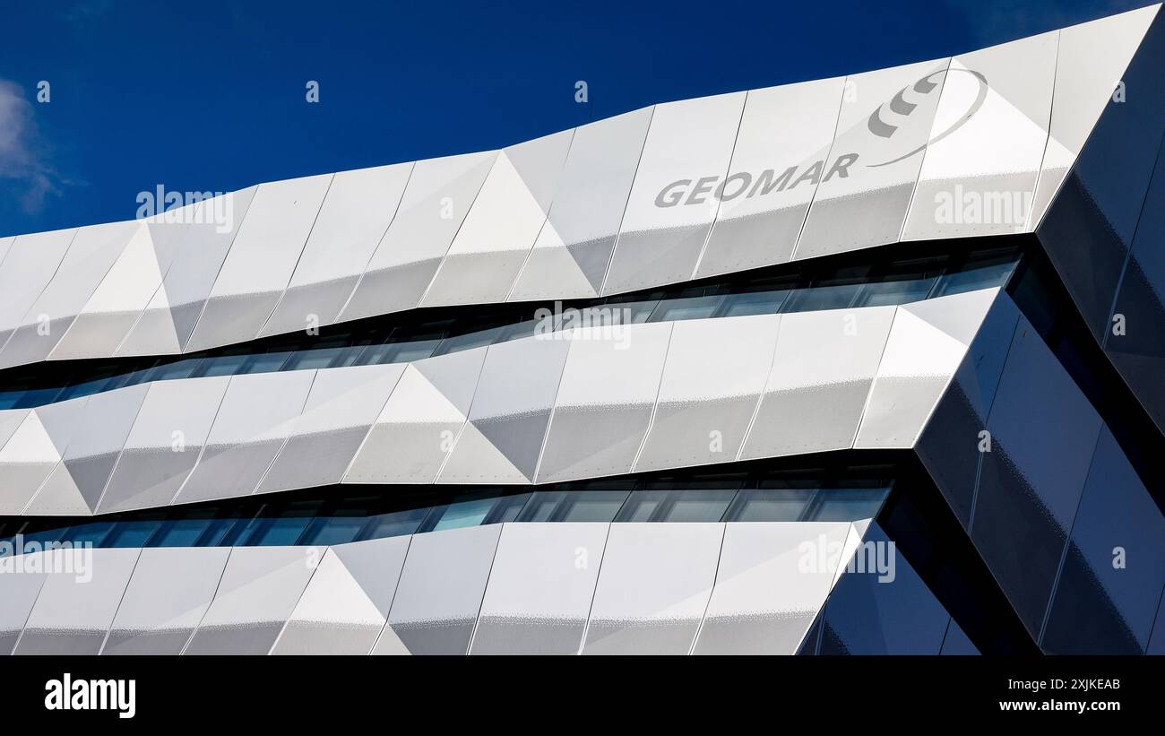 The sun shines on a new building at the GEOMAR Helmholtz Centre for ...