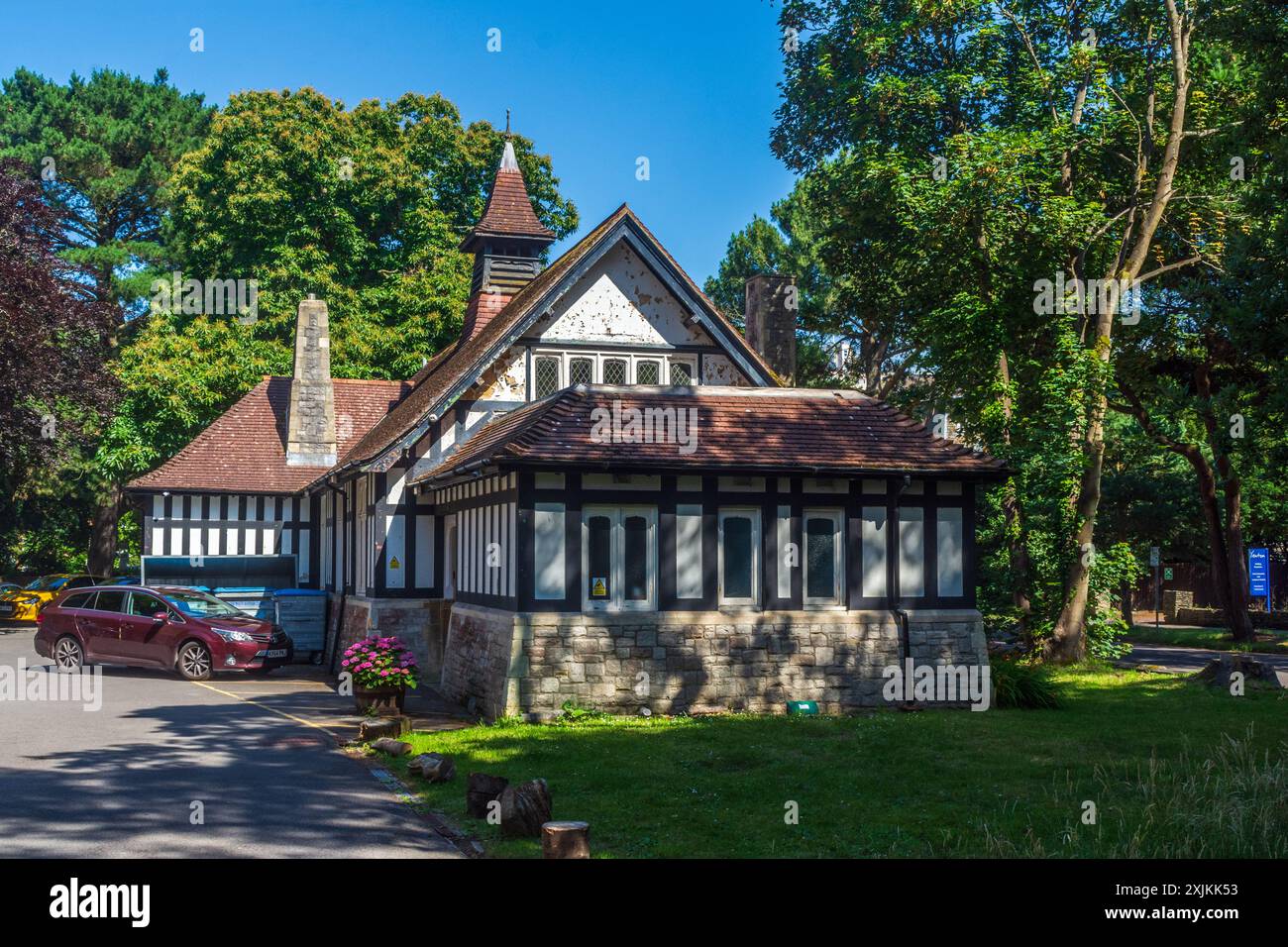 Gervis Road, Bournemouth, UK - July 18th 2024: Saint Swithun's Church ...