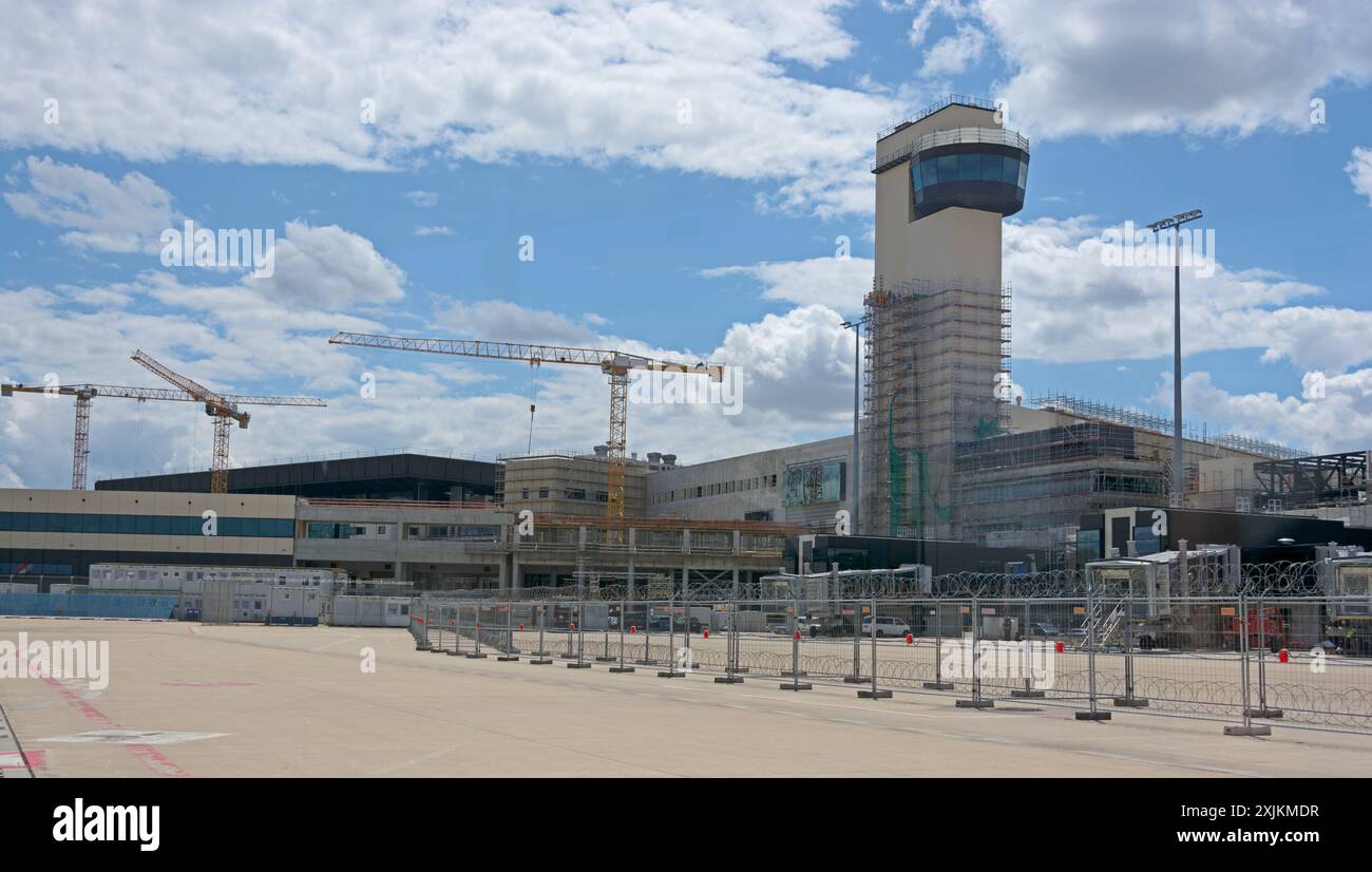 Construction phase of Terminal 3 at Frankfurt Airport, Germany Stock ...