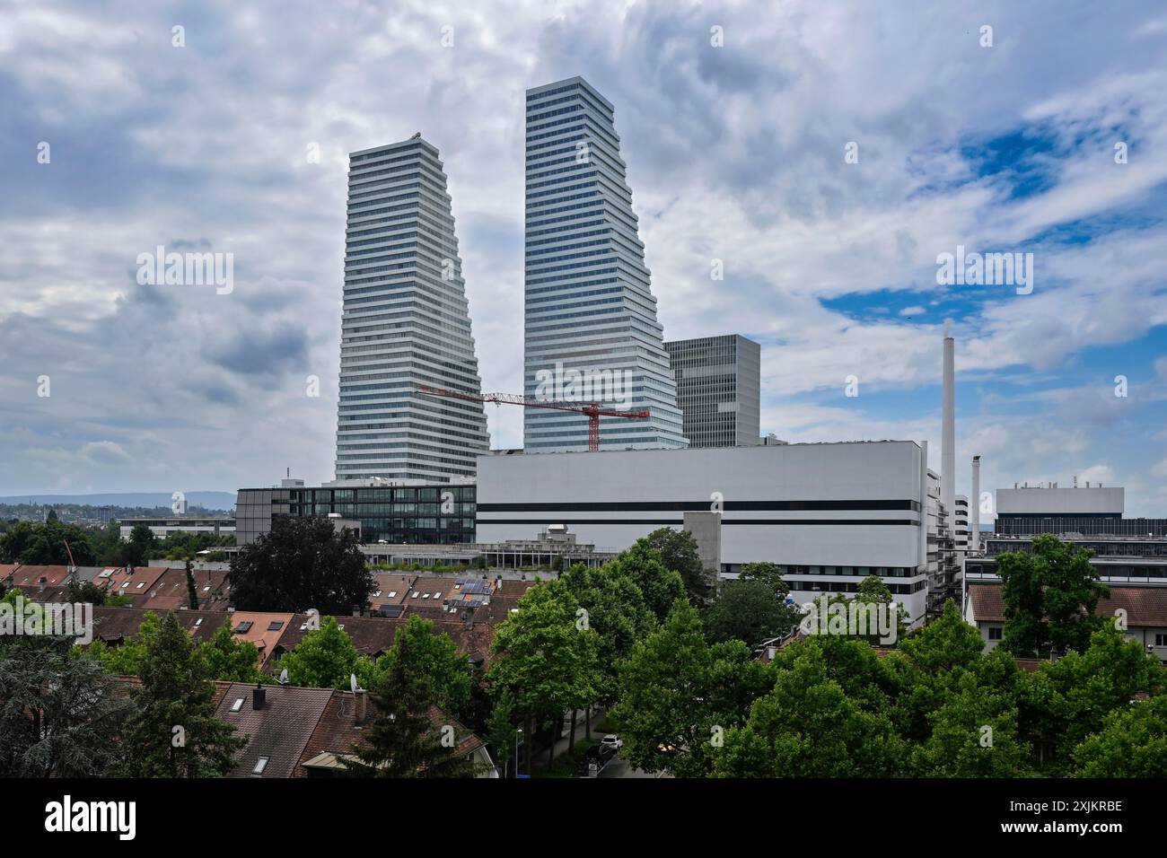 Contrasting towers hi-res stock photography and images - Alamy