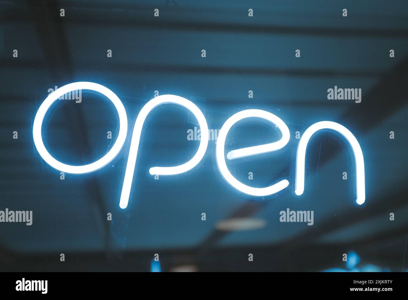 Open late neon sign hi-res stock photography and images - Alamy