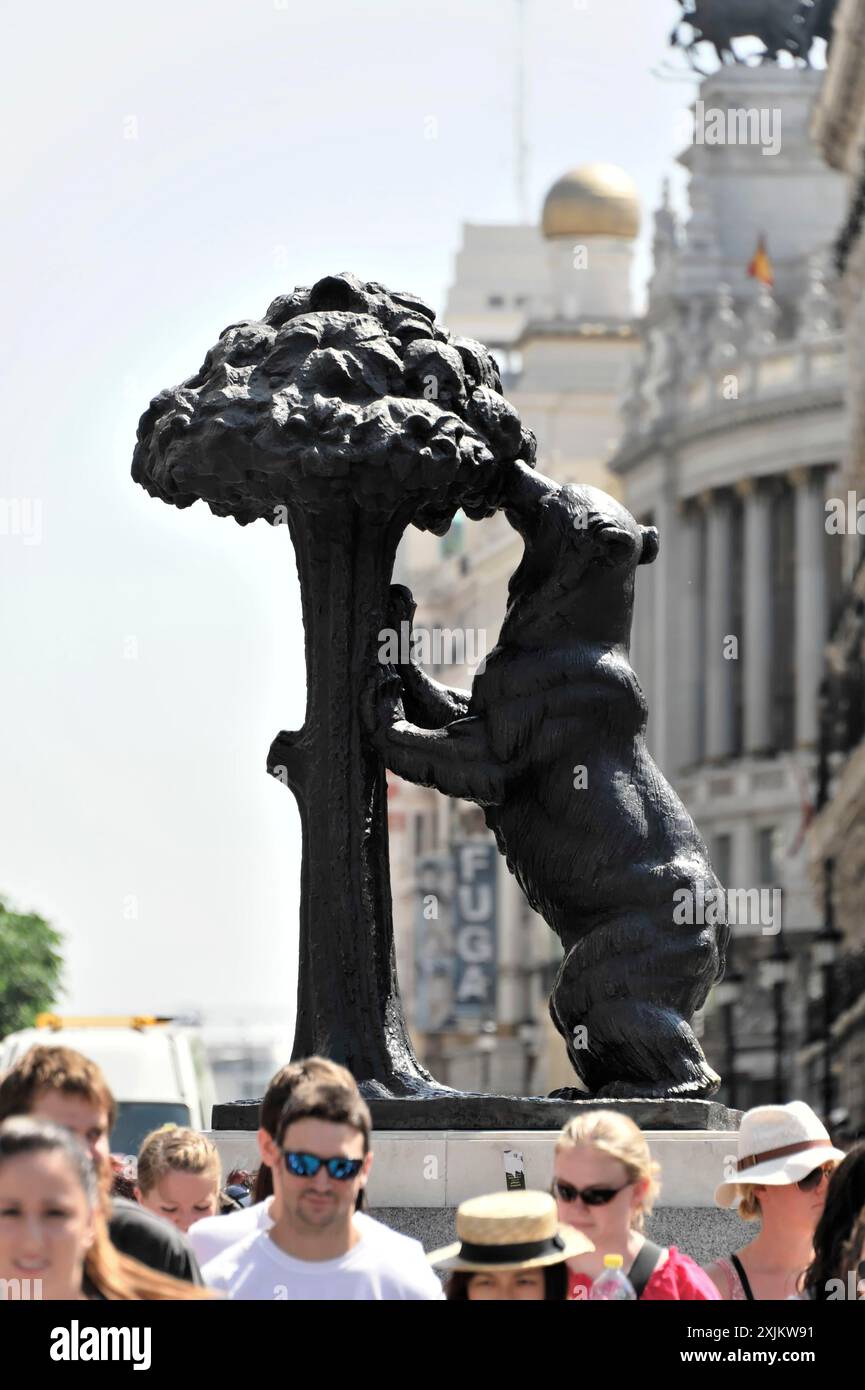 Bronze statue, monument, The bear nibbles at the strawberry tree ...