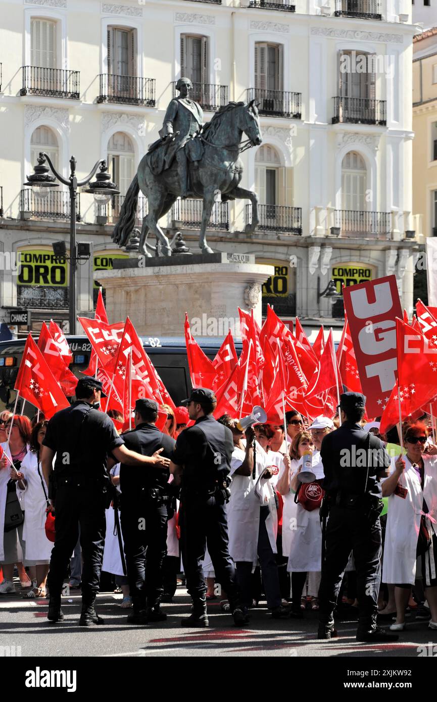 Madrid, Spain, Europe, Large crowd at a demonstration with red flags ...