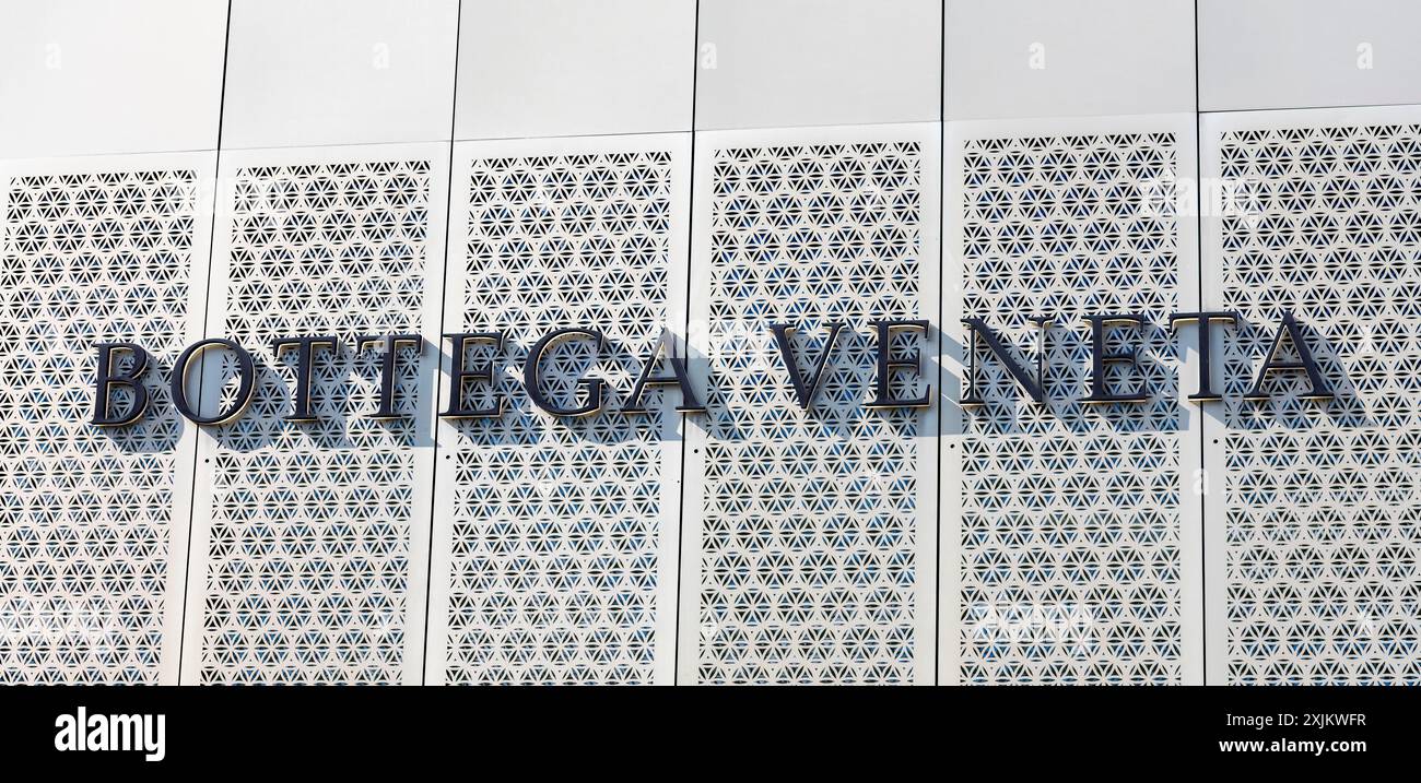 Logo of the Italian luxury brand Bottega Veneta Stock Photo - Alamy