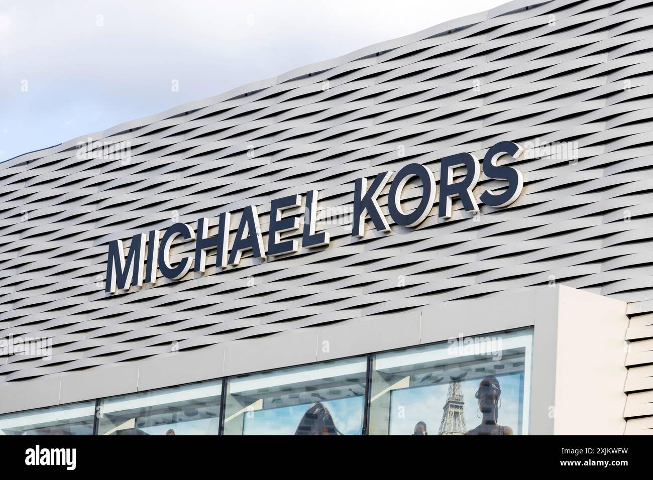 Michael kors fashion hi-res stock photography and images - Alamy