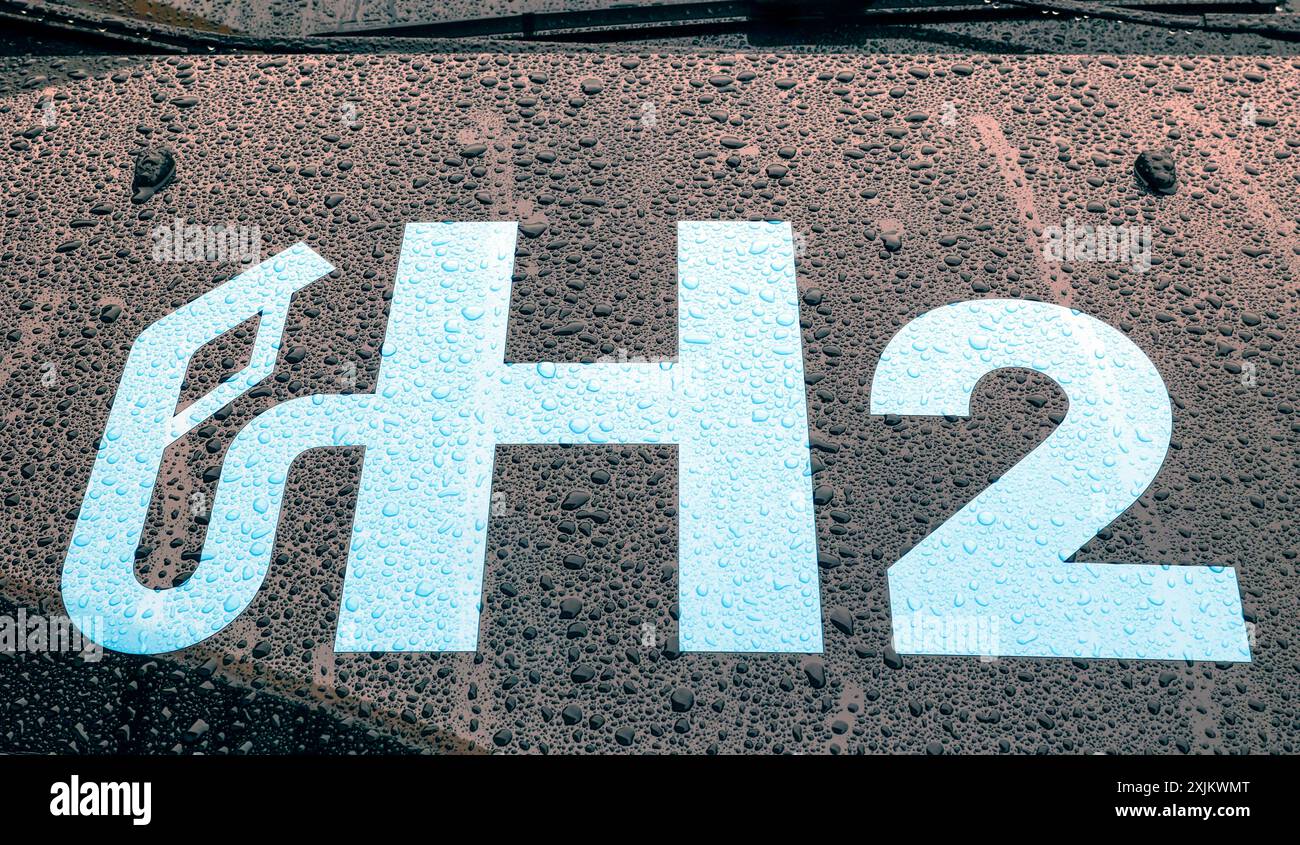 Hydrogen logo on gas station hi-res stock photography and images - Alamy