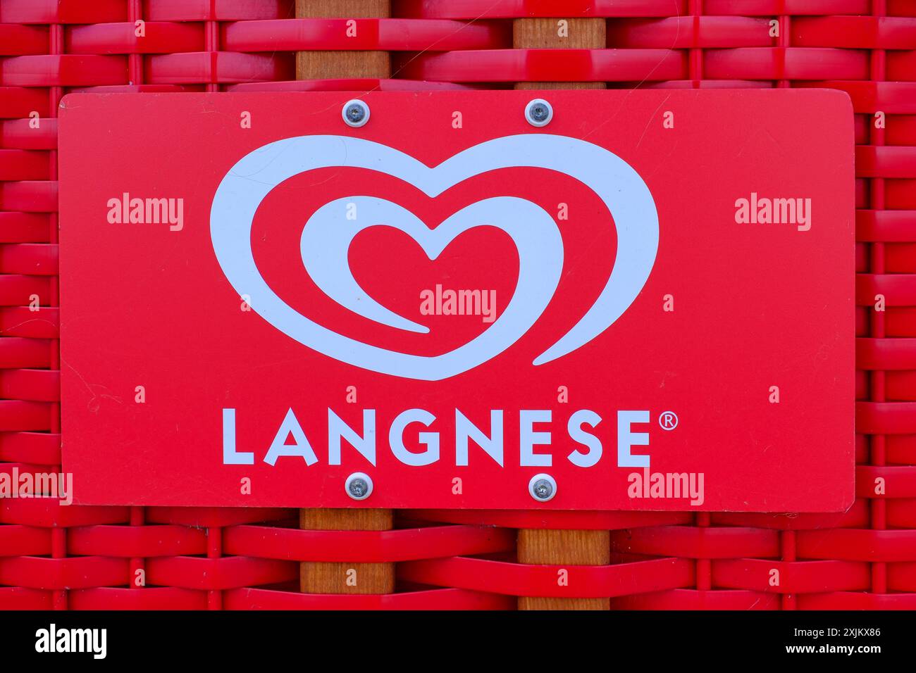 Langnese logo hi-res stock photography and images - Alamy