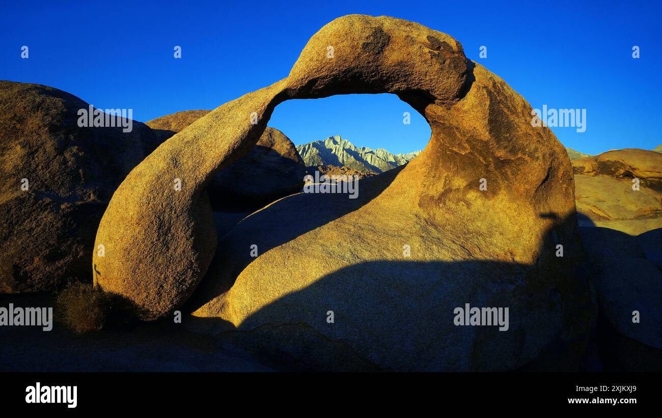 Arch formed hi-res stock photography and images - Alamy