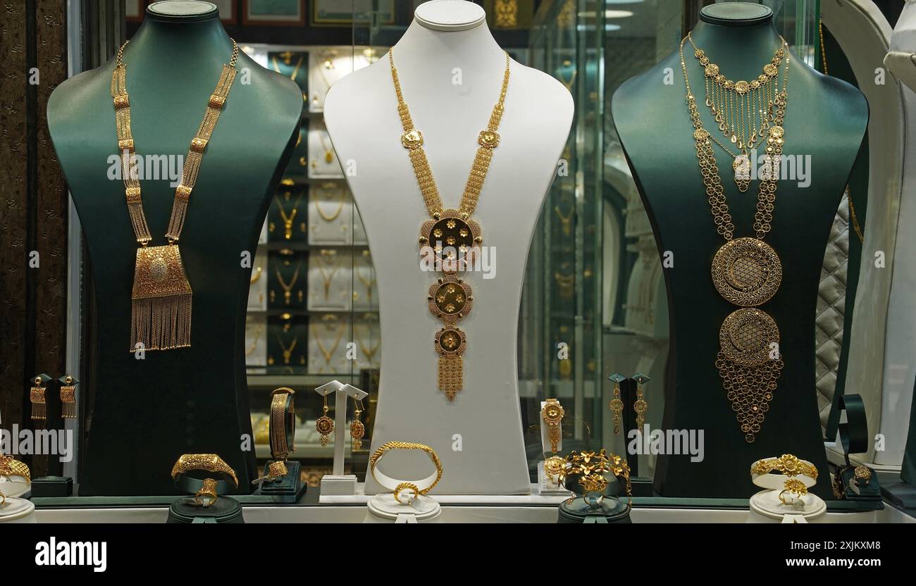 Saudi arabia jewellery hi-res stock photography and images - Alamy
