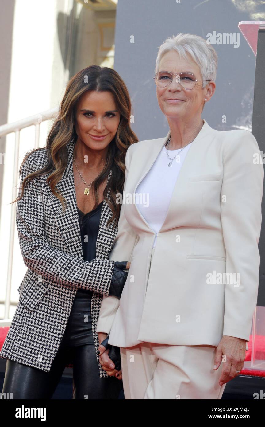 Kyle Richards and Jamie Lee Curtis at Jamie Lee Curtis hand and ...