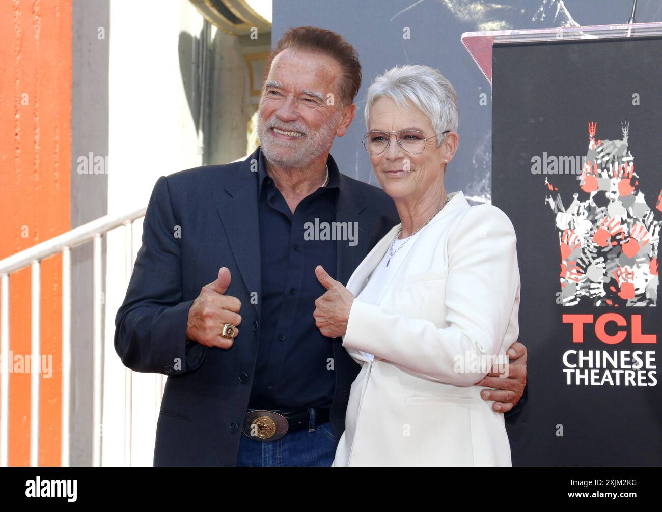 Jamie Lee Curtis and Arnold Schwarzenegger at Jamie Lee Curtis hand and ...
