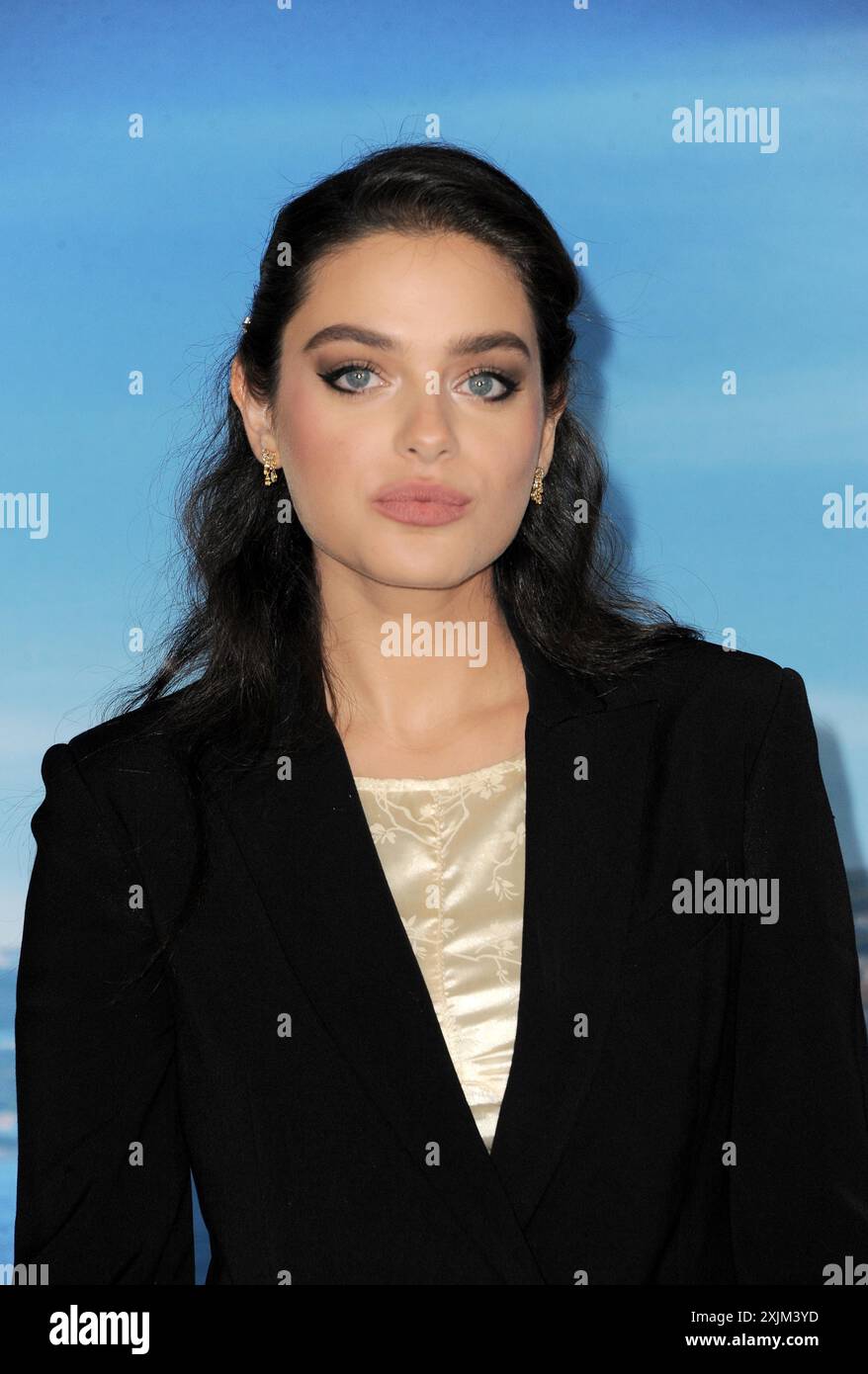 Odeya Rush at the US premiere of Netflix's 'Glass Onion: A Knives Out ...