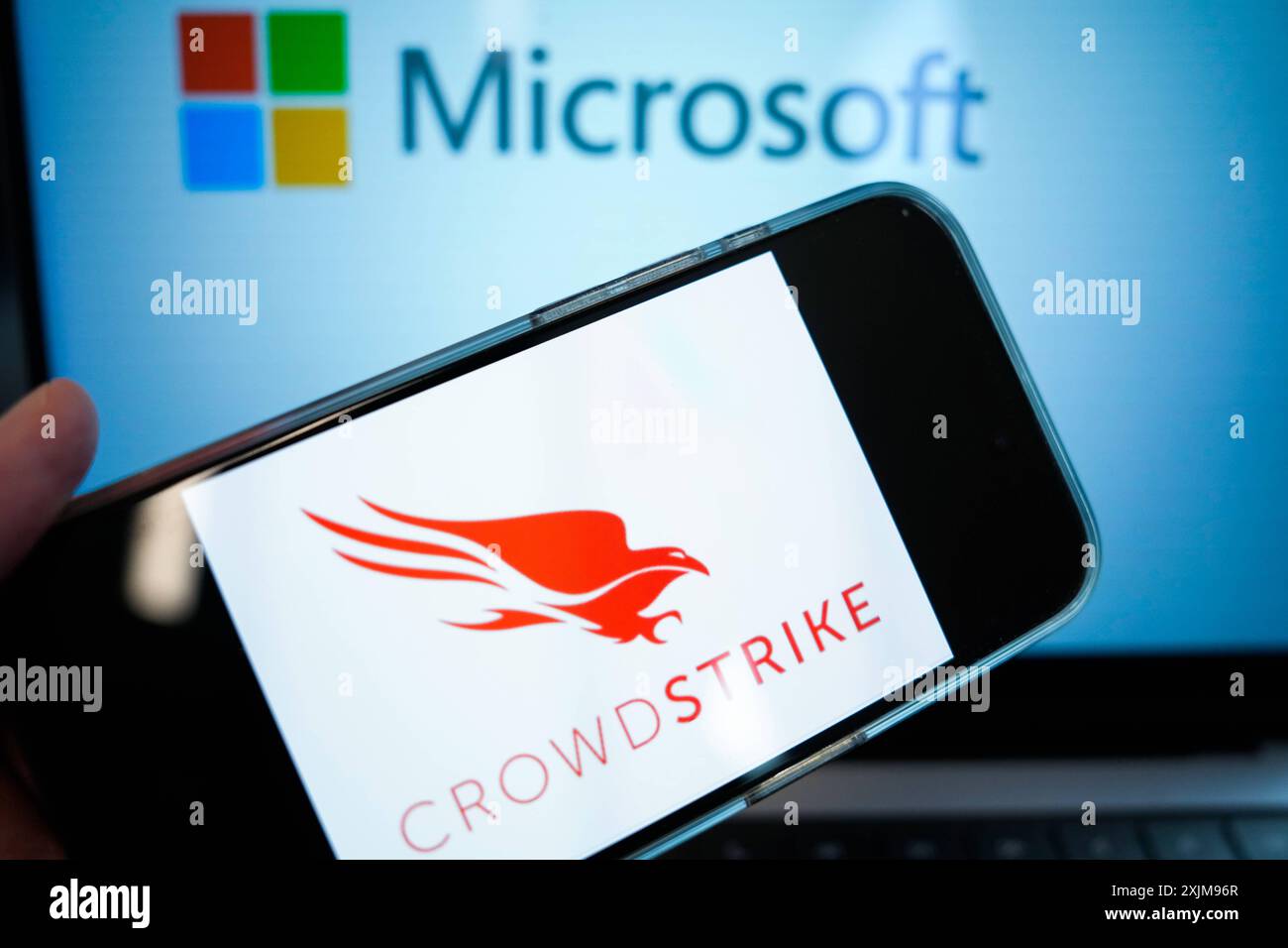 Symbolfoto und Themenbild Crowdstrike und Microsoft Symbolbild und ...