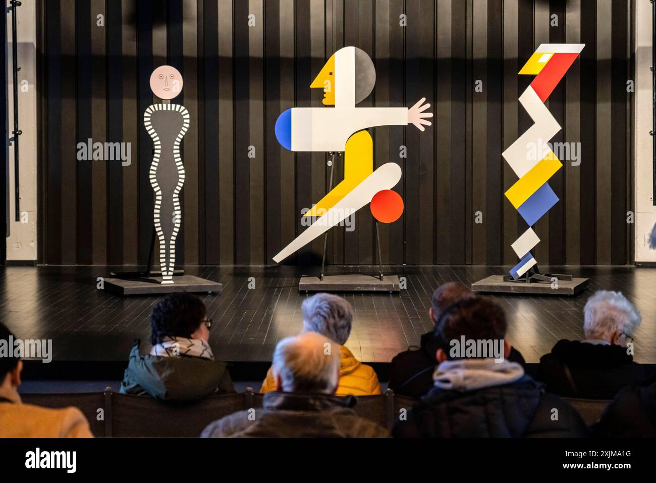 Bauhaus building assembly hi-res stock photography and images - Alamy