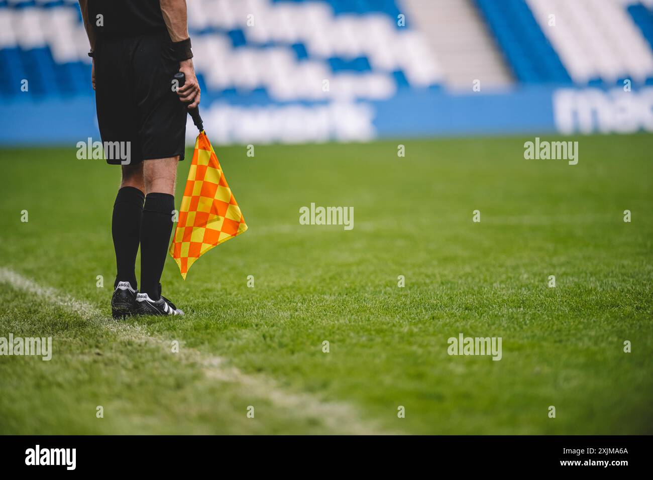 Lineman sport hi-res stock photography and images - Alamy