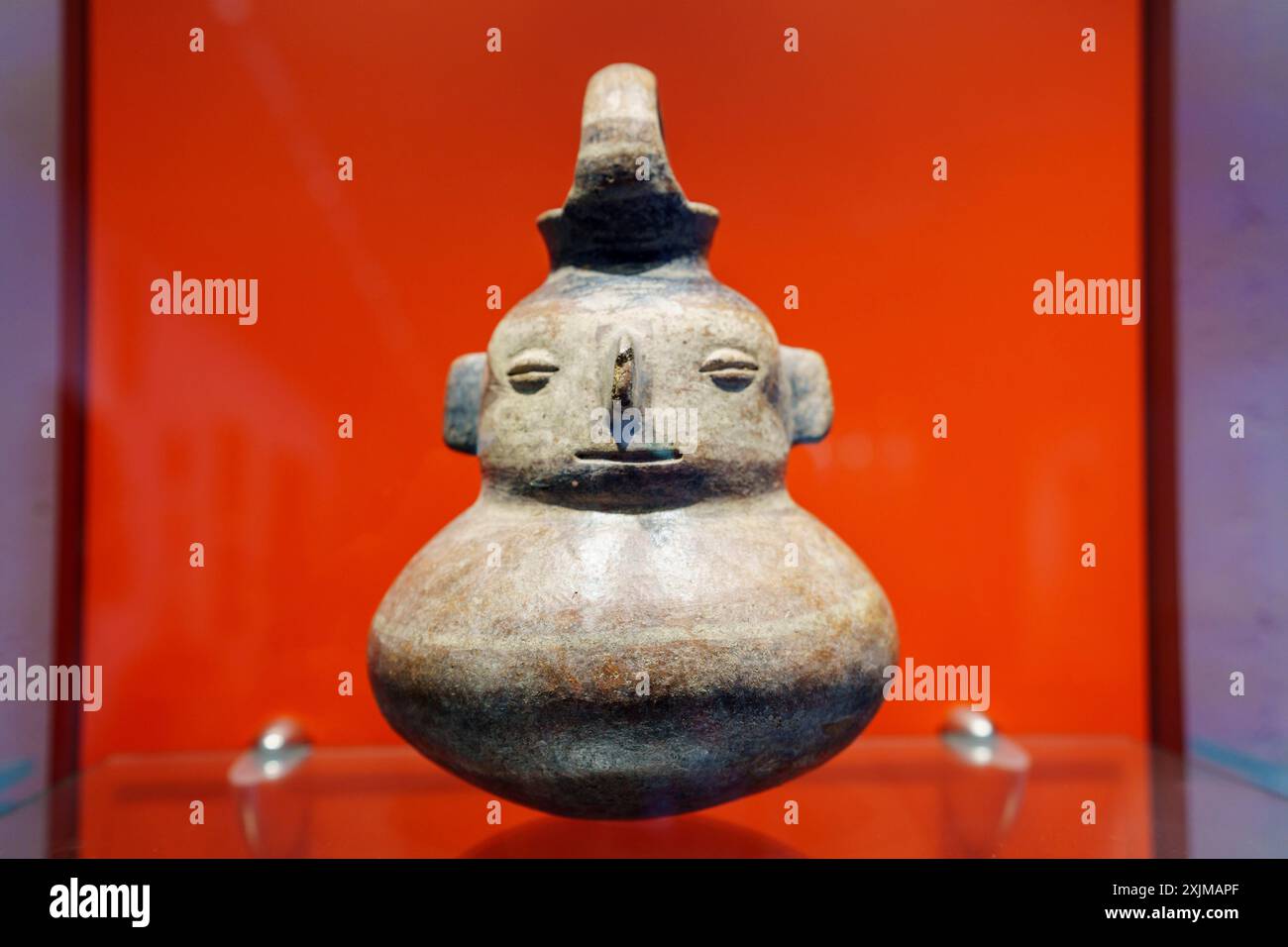 Globular anthropomorphic vase of semispherical mango, Vicus culture ...