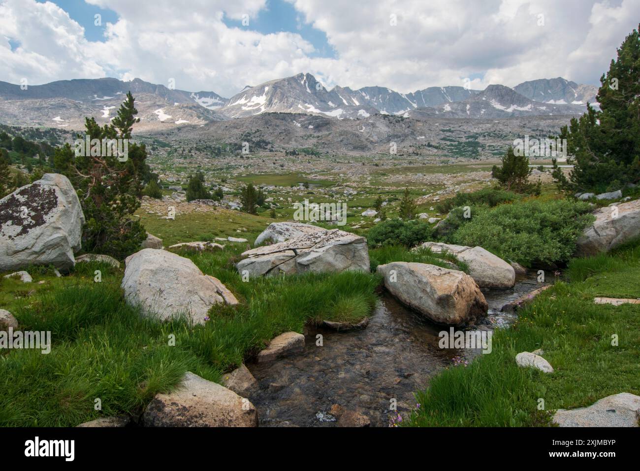 Sierra nevada bishop pass trail hi-res stock photography and images - Alamy