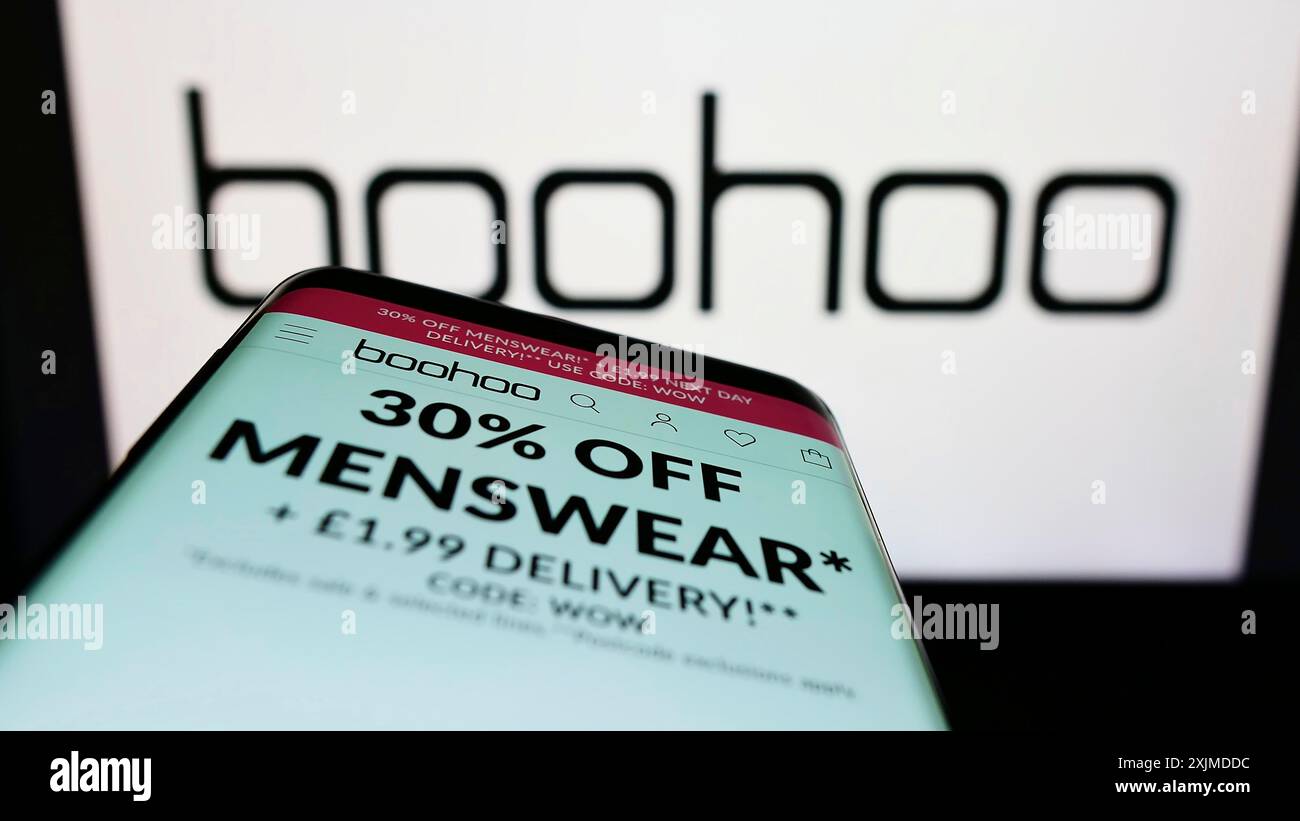 Logo boohoo hi-res stock photography and images - Alamy