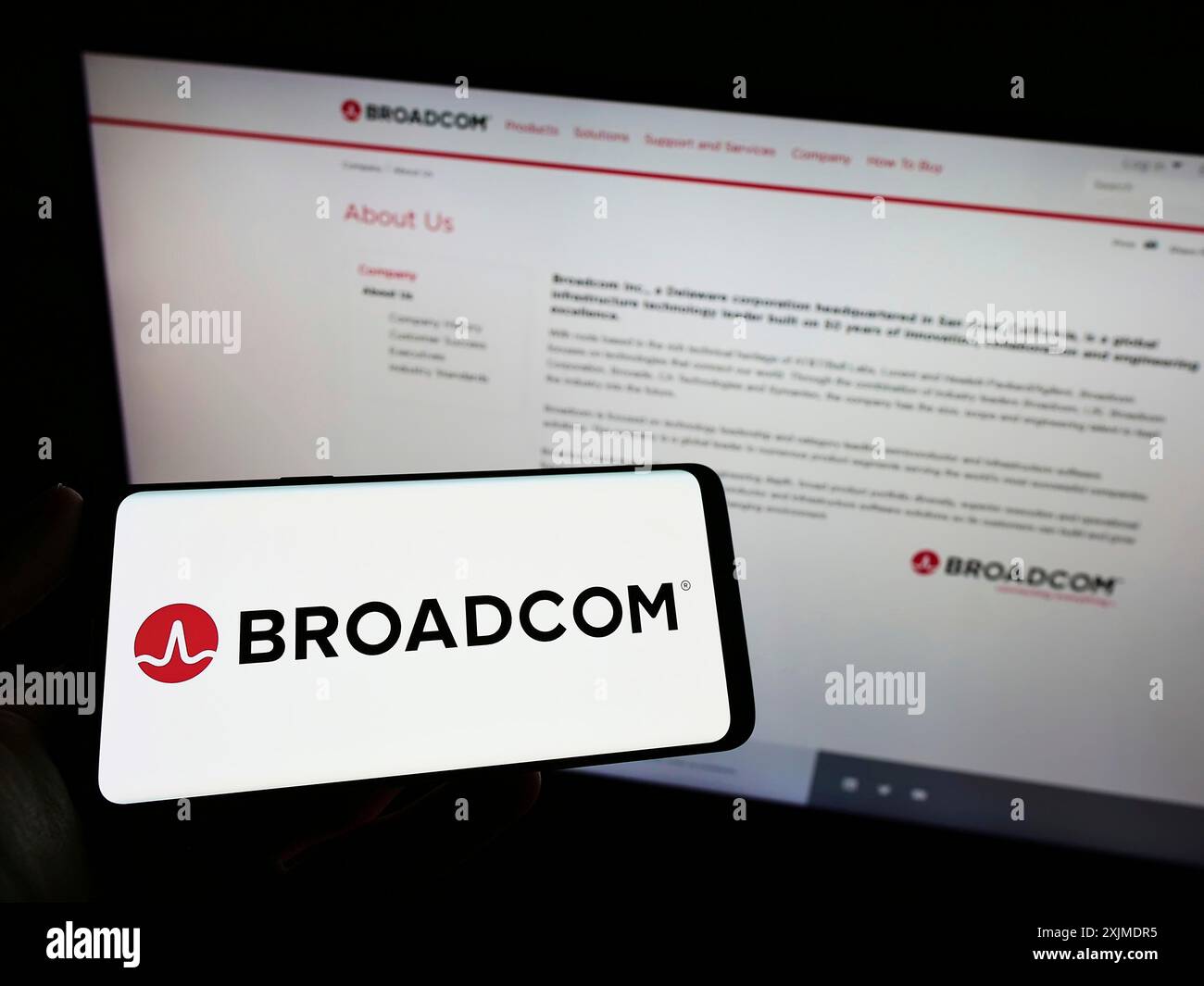 Broadcom chip hi-res stock photography and images - Alamy