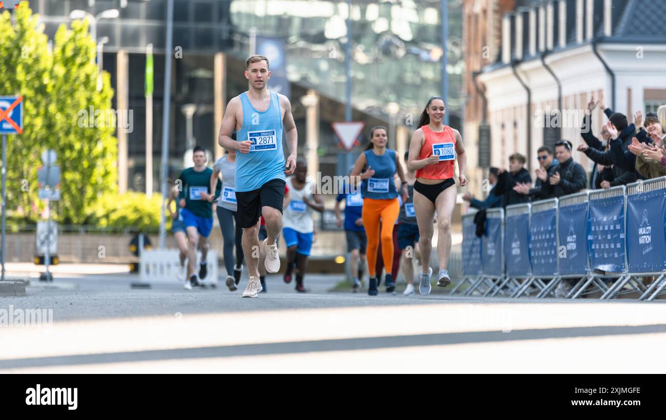 Runners finish line diverse hi-res stock photography and images - Alamy