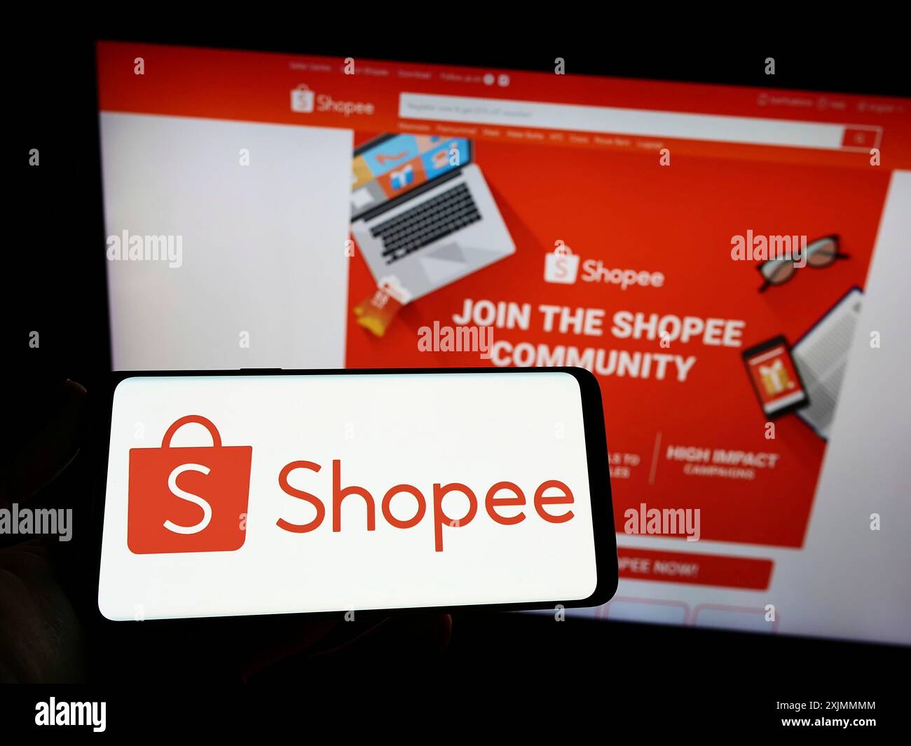 Shopee logo hi-res stock photography and images - Alamy