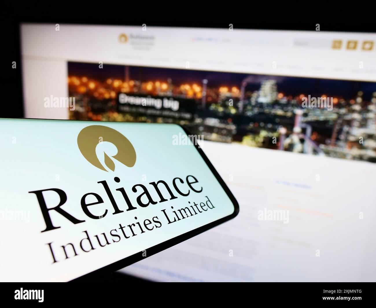 Reliance industries logo hi-res stock photography and images - Alamy