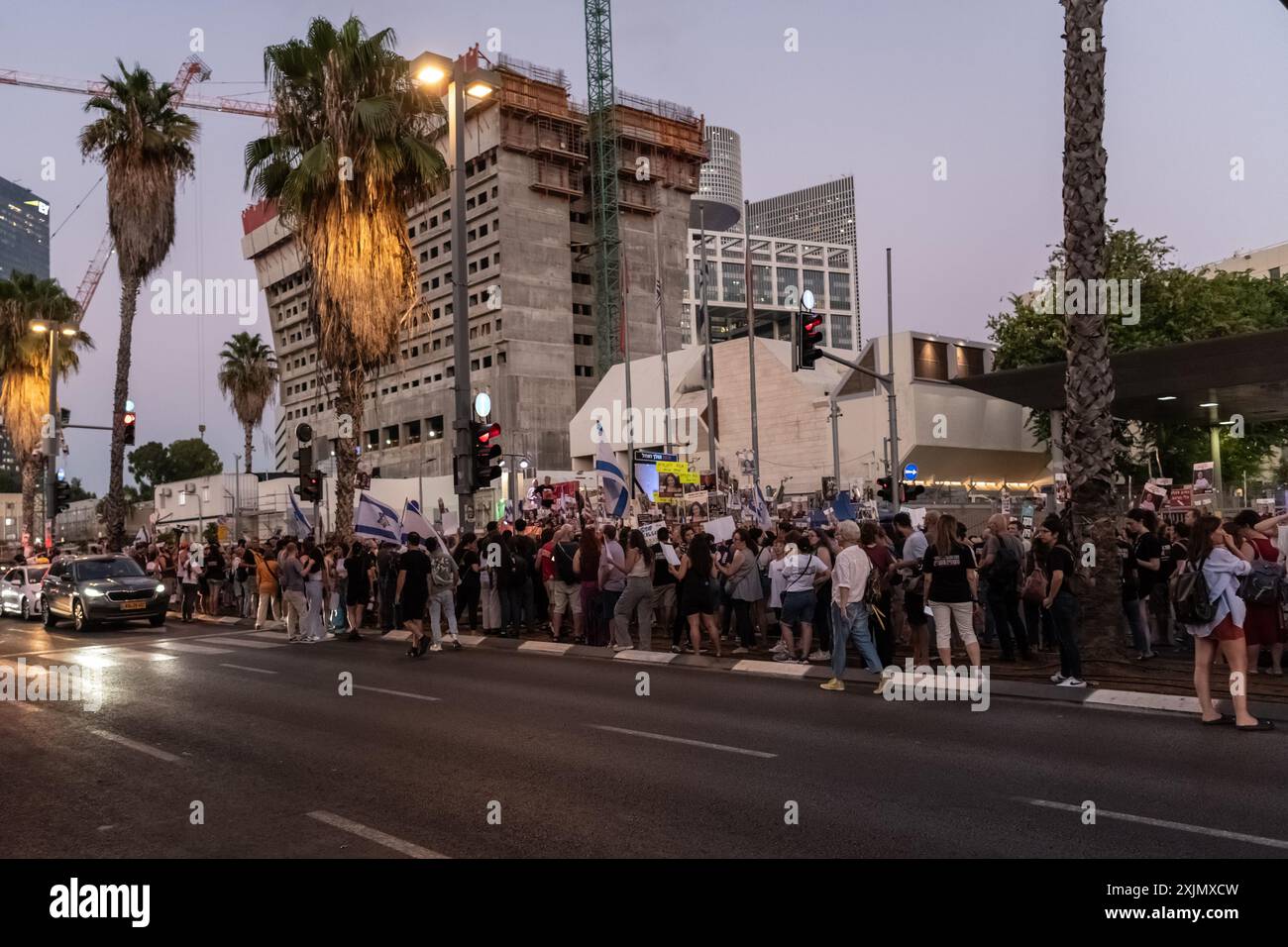 Israeli citizens take part in a demonstration in front of the Sha'ul ...