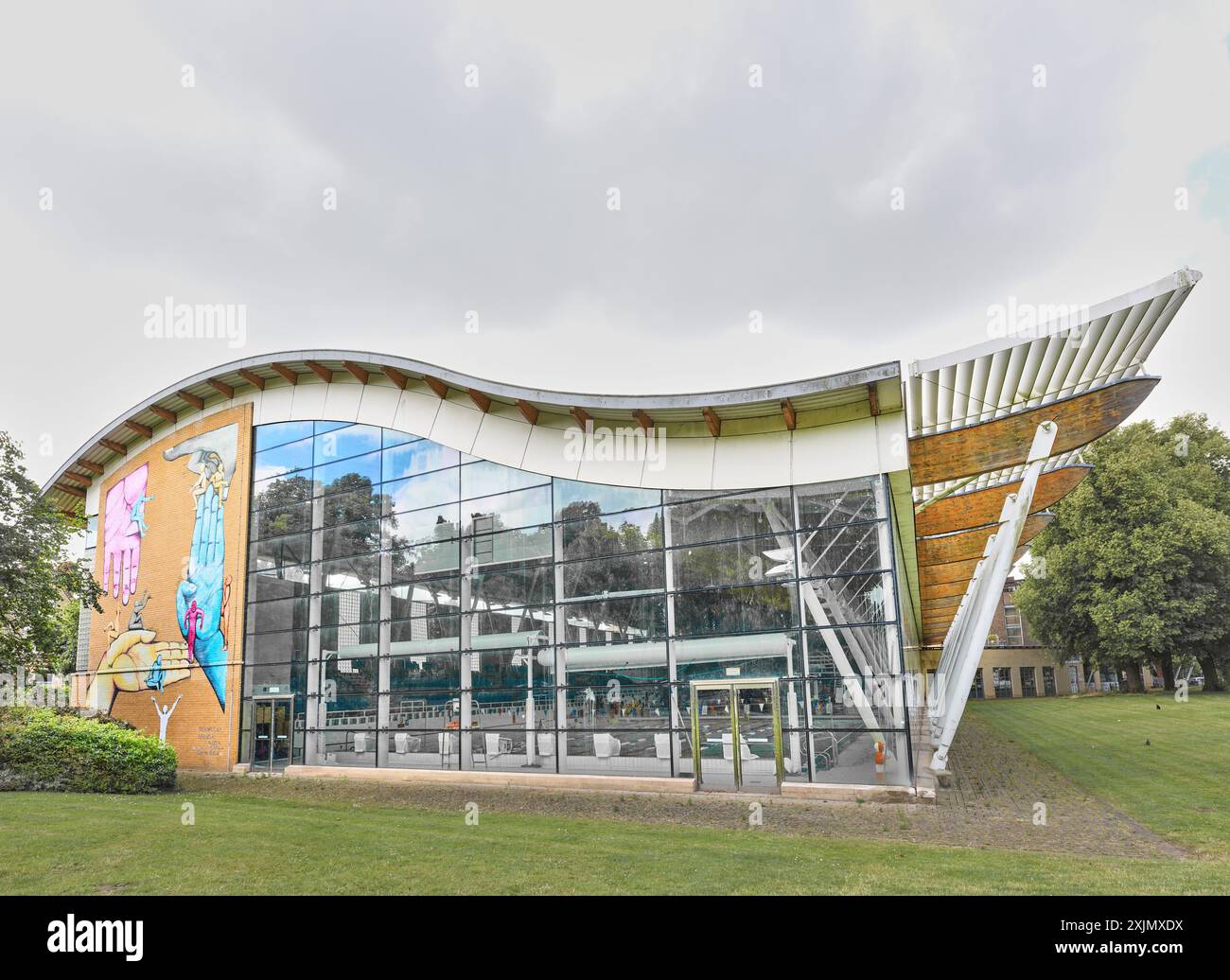 Parkside hi-res stock photography and images - Alamy