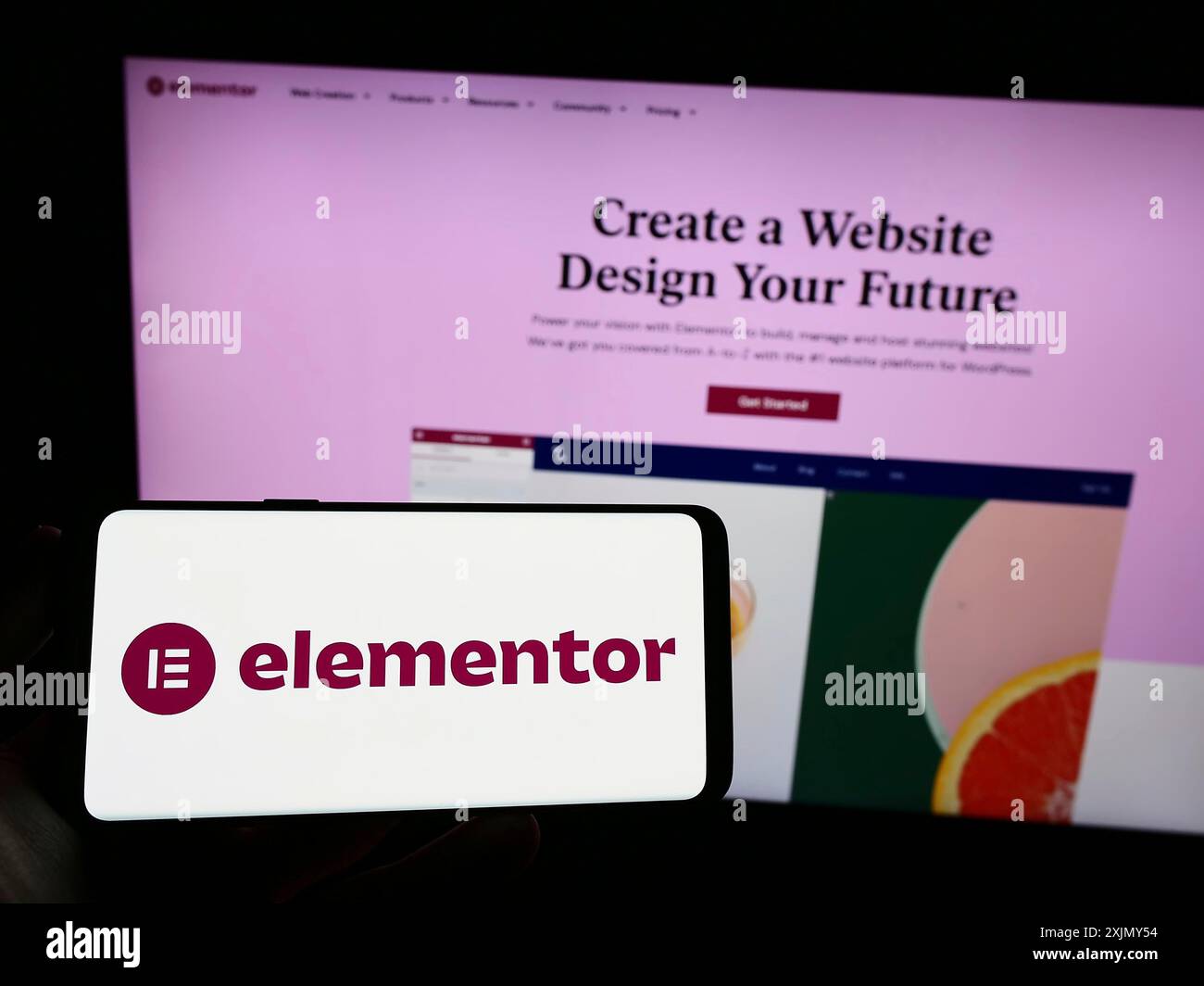 Elementor logo hi-res stock photography and images - Alamy