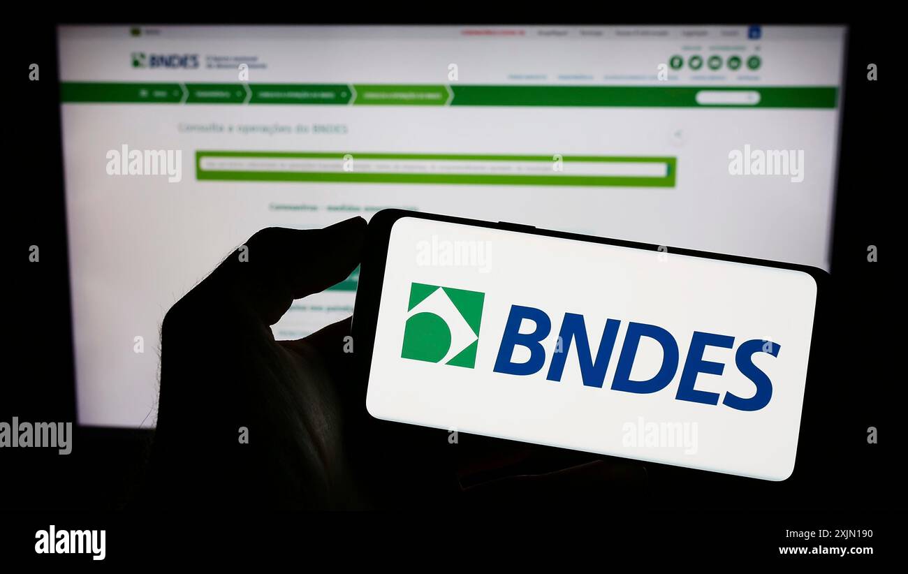 Bndes bank logo hi-res stock photography and images - Alamy