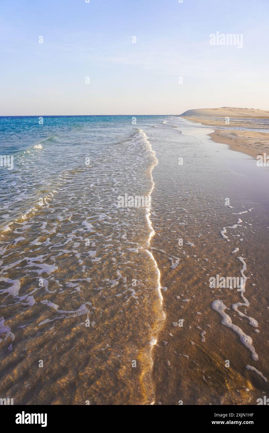 Waves by the desert In Doha, Qatar Stock Photo - Alamy