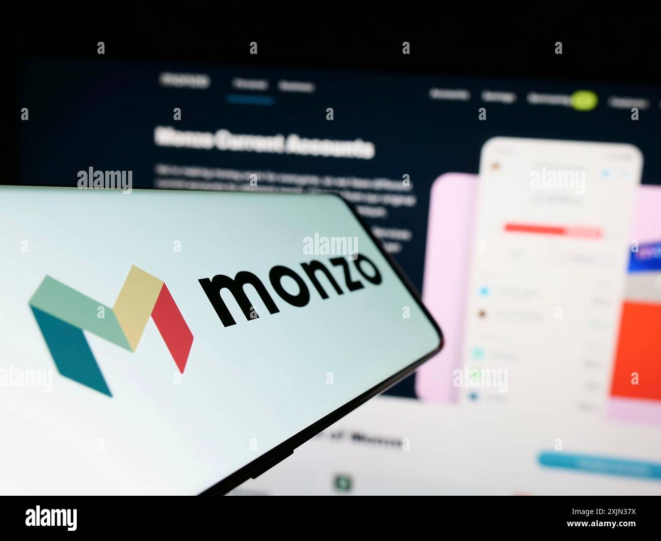 Monzo logo hi-res stock photography and images - Alamy