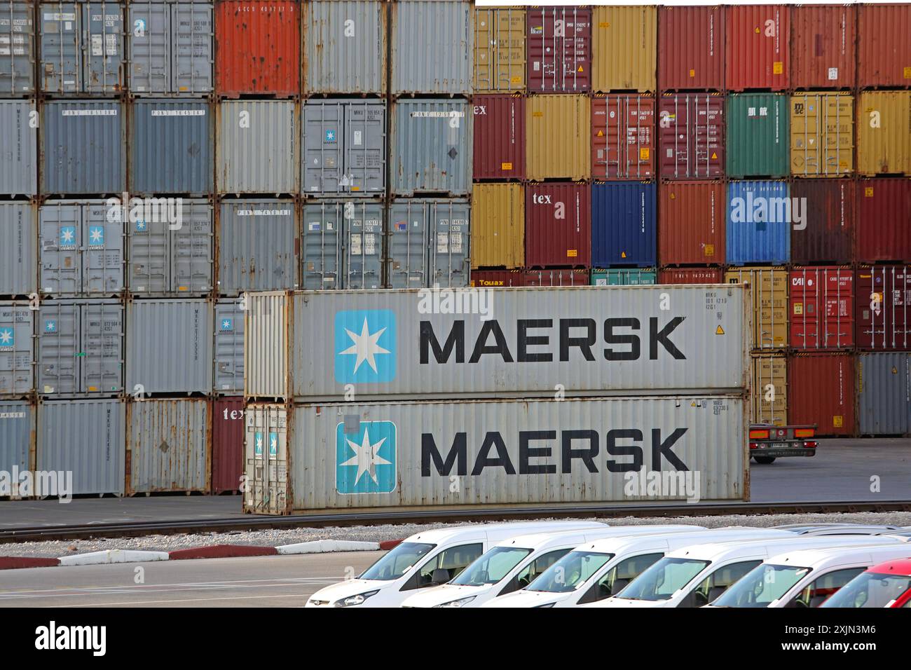 Logistics and supply chain hi-res stock photography and images - Alamy