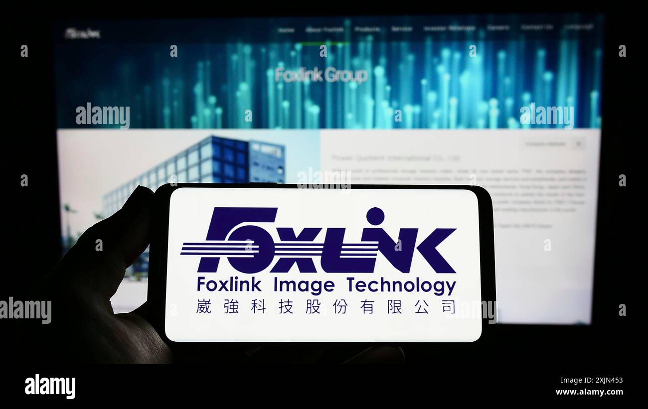 Foxlink logo hi-res stock photography and images - Alamy