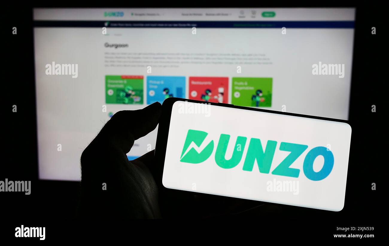 Dunzo logo hi-res stock photography and images - Alamy