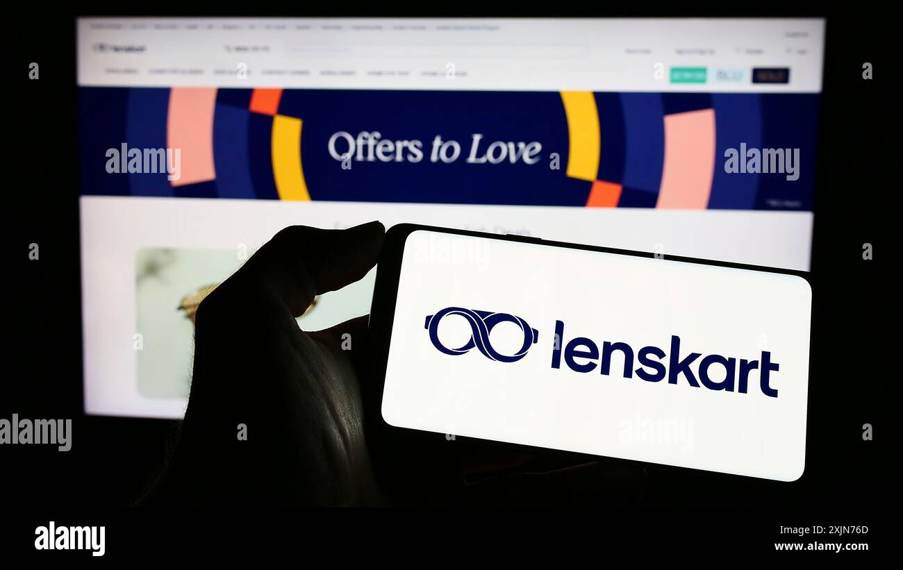 Lenskart logo hi-res stock photography and images - Alamy