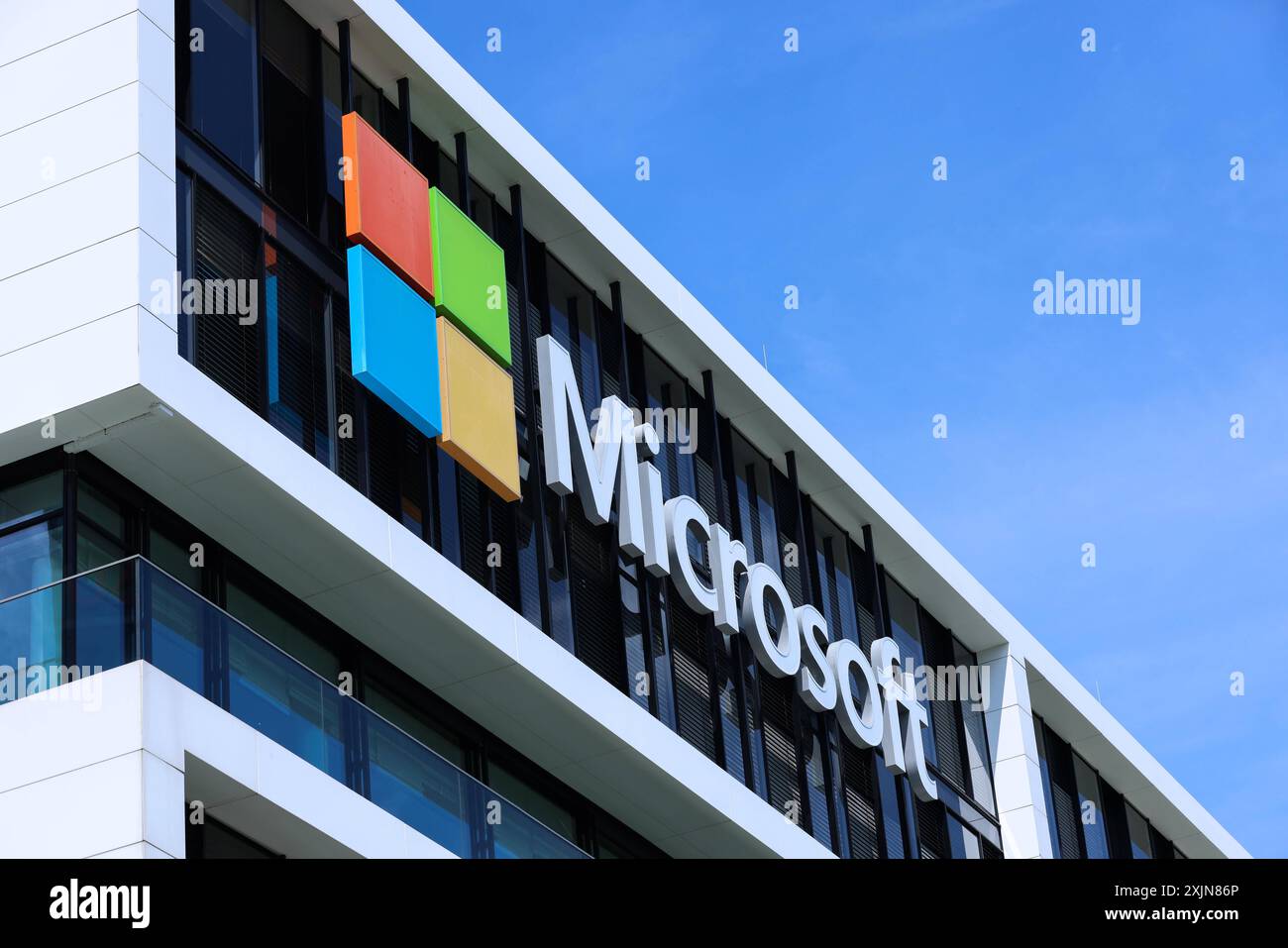 Logo / Schriftzug der Firma Microsoft am 19.07.2024 in München. Durch ein IT-Problem bei den ...