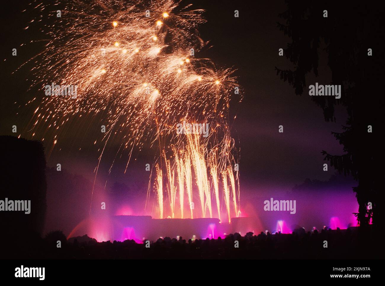 Fireworks, lights and fountain display, Longwood Gardens, former Du ...
