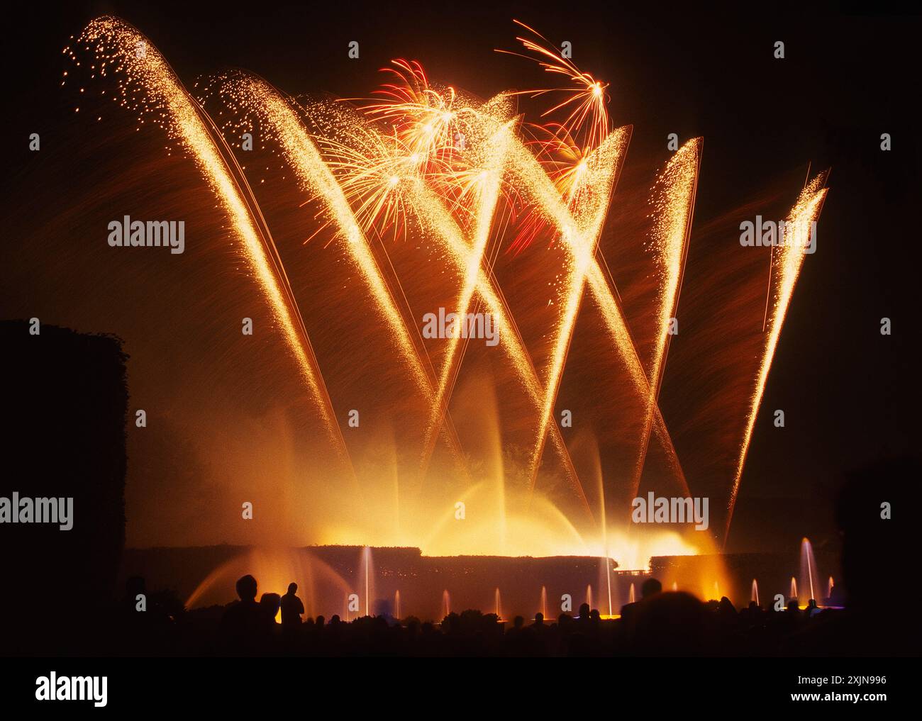 Fireworks, lights and fountain display, Longwood Gardens, former Du ...