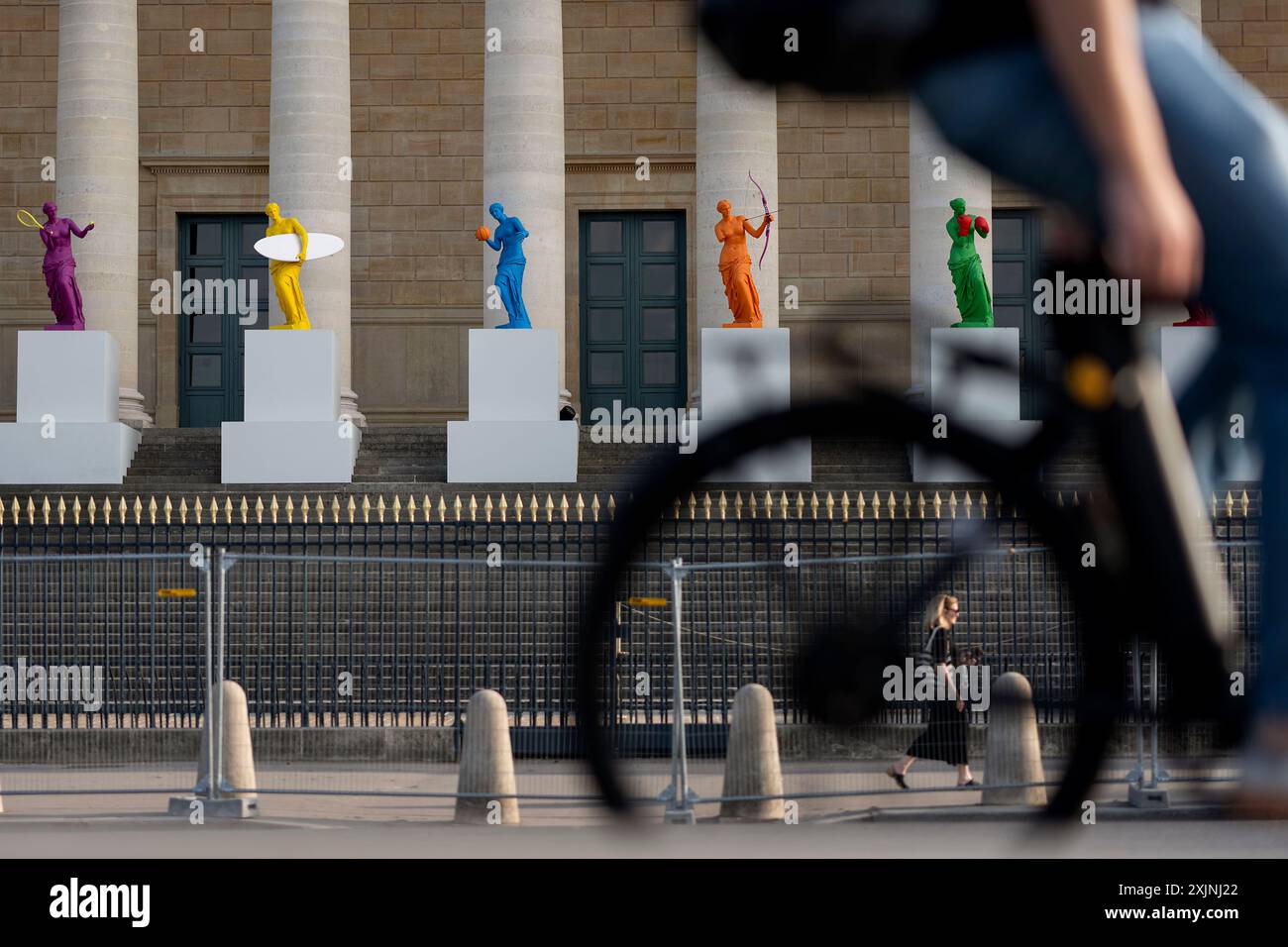 Copies of one of the most famous Greek statues, the Venus of Milo ...