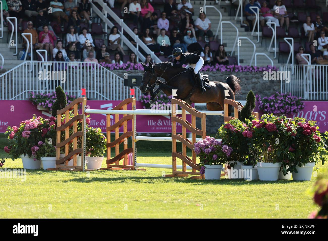 Alessandra Volpi of the United States with Candy Luck Z during the CSI5 ...