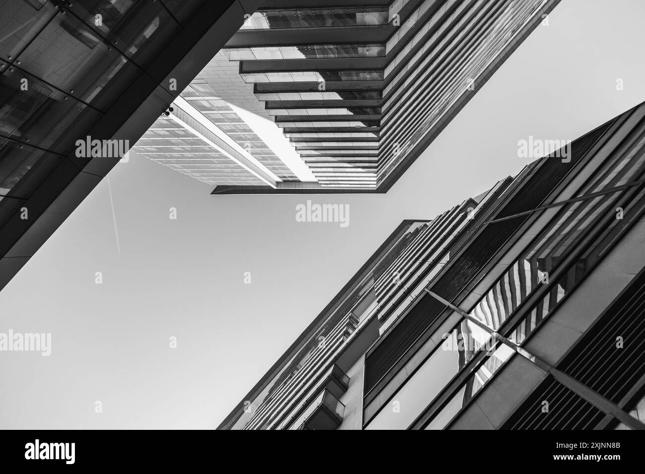 Skyscraper rectangle windows hi-res stock photography and images - Alamy