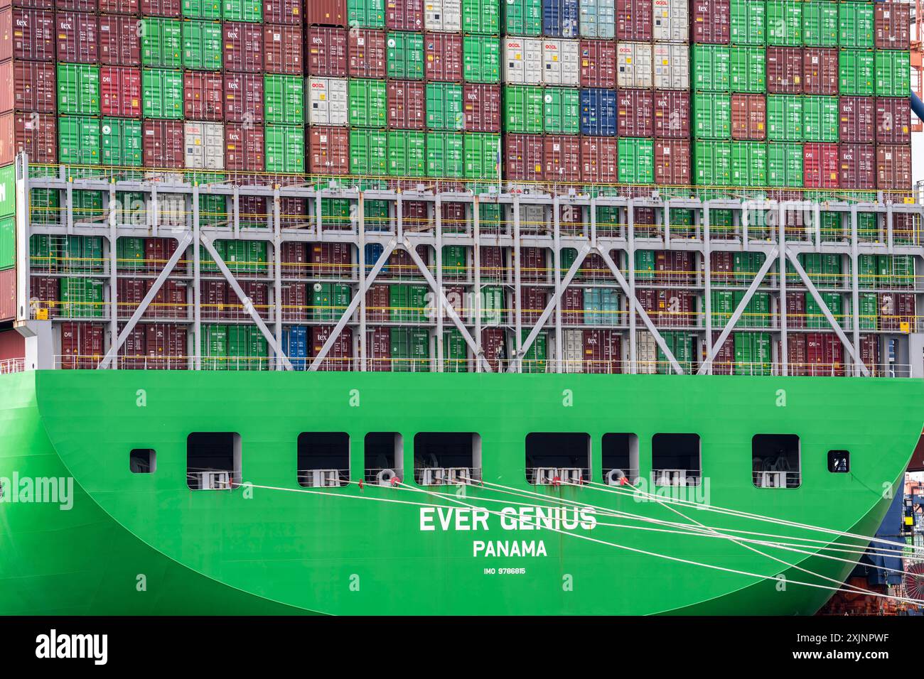 Euromax Container Terminal, container freighter Ever Genius, Evergreen ...