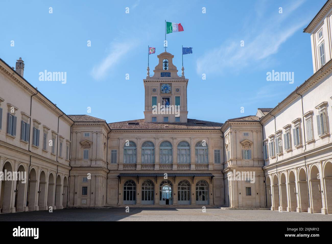 The quirinal palace courtyard hi-res stock photography and images - Alamy