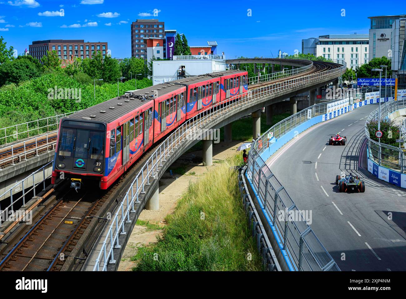 Formula e london 2024 warm up hi-res stock photography and images - Alamy