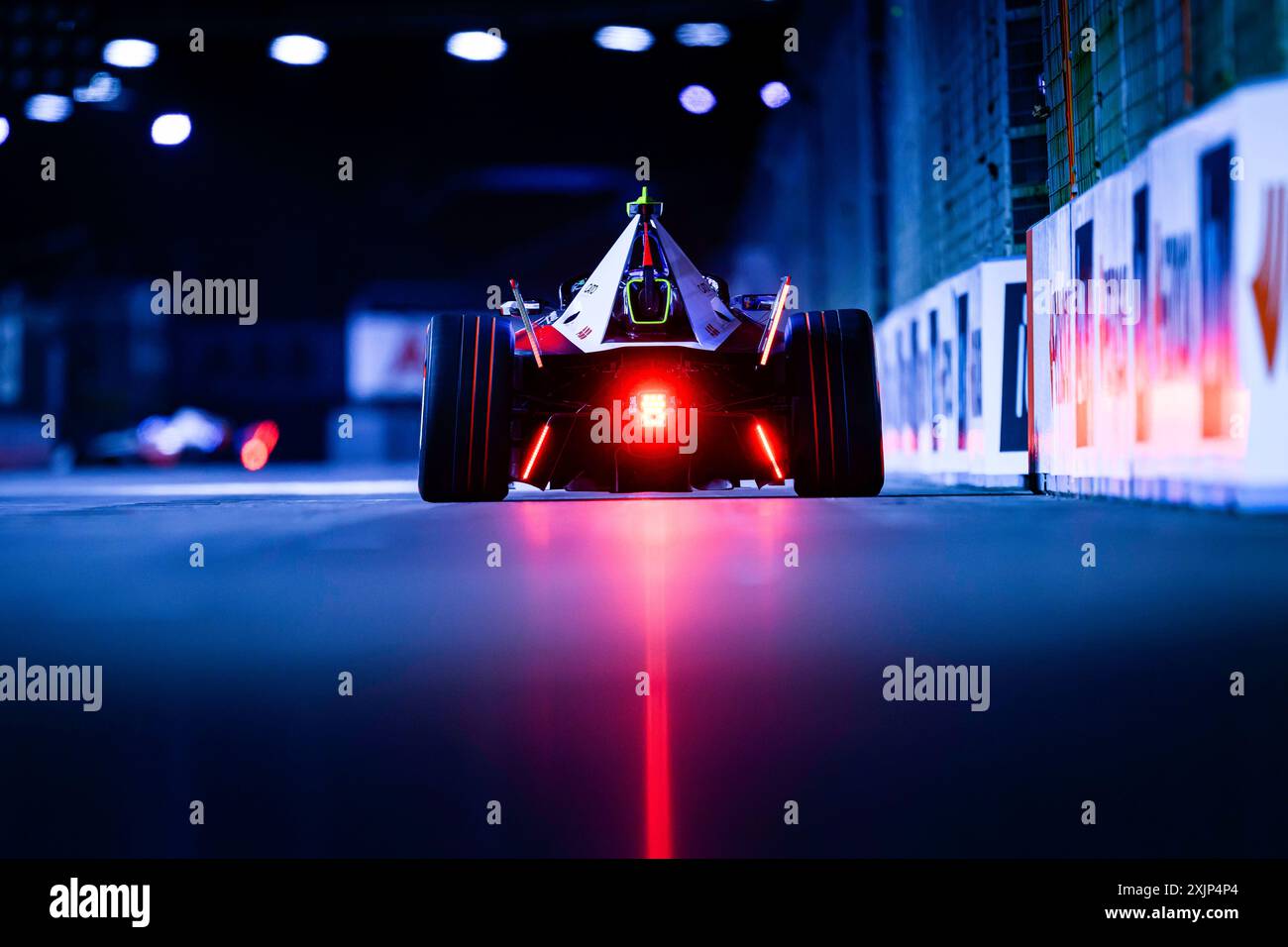 Formula e london 2024 warm up hi-res stock photography and images - Alamy
