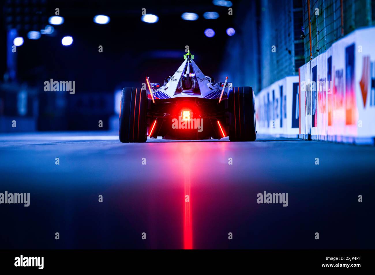 Formula e london 2024 warm up hi-res stock photography and images - Alamy