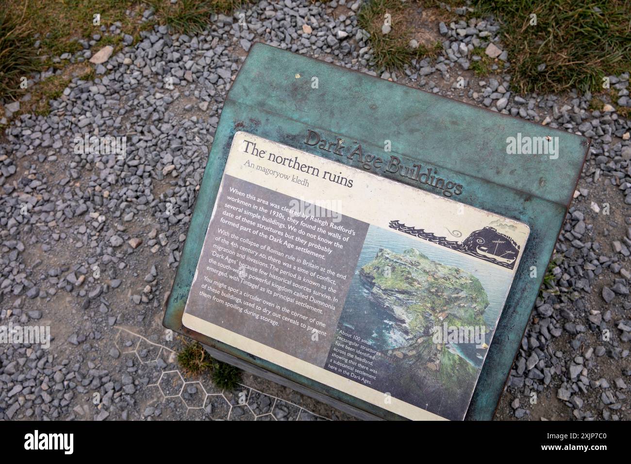 Dark Age buildings, the northern ruins Tintagel castle, Cornwall ...